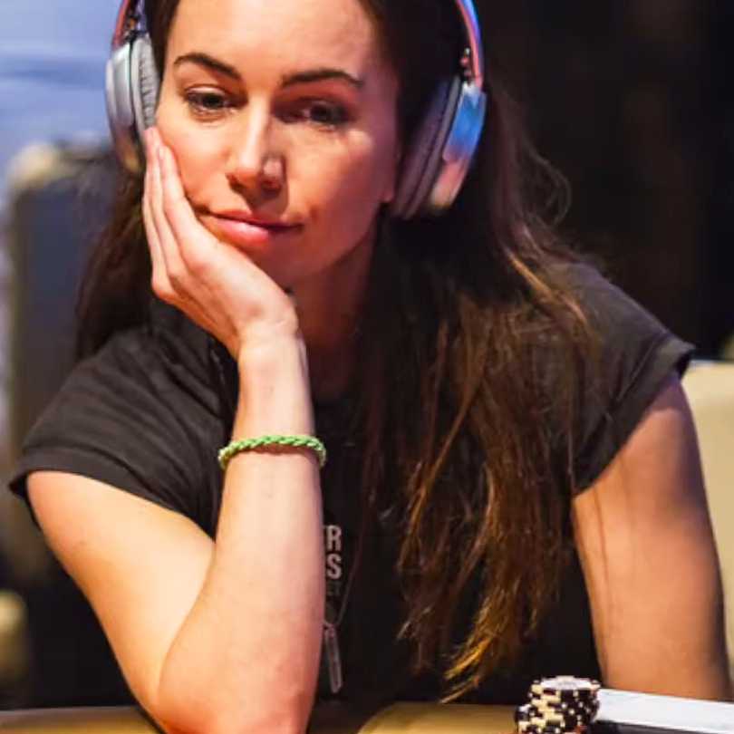 5 books recommended by Liv Boeree (updated Sep 2020) | Tapping Minds